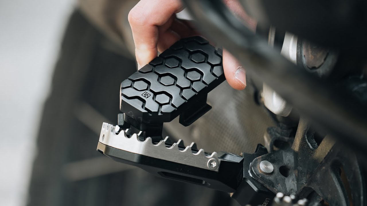 Custom Foot Pegs and Controls for Better Comfort and Control | biker-us.com